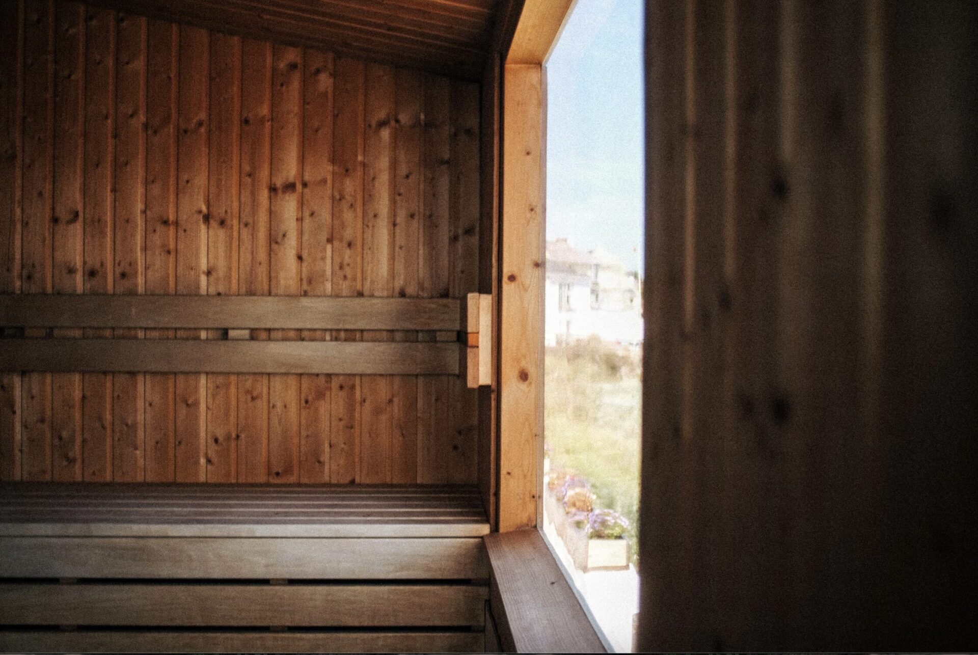What are the Advantages of Infrared Sauna Use over Traditional Saunas ...